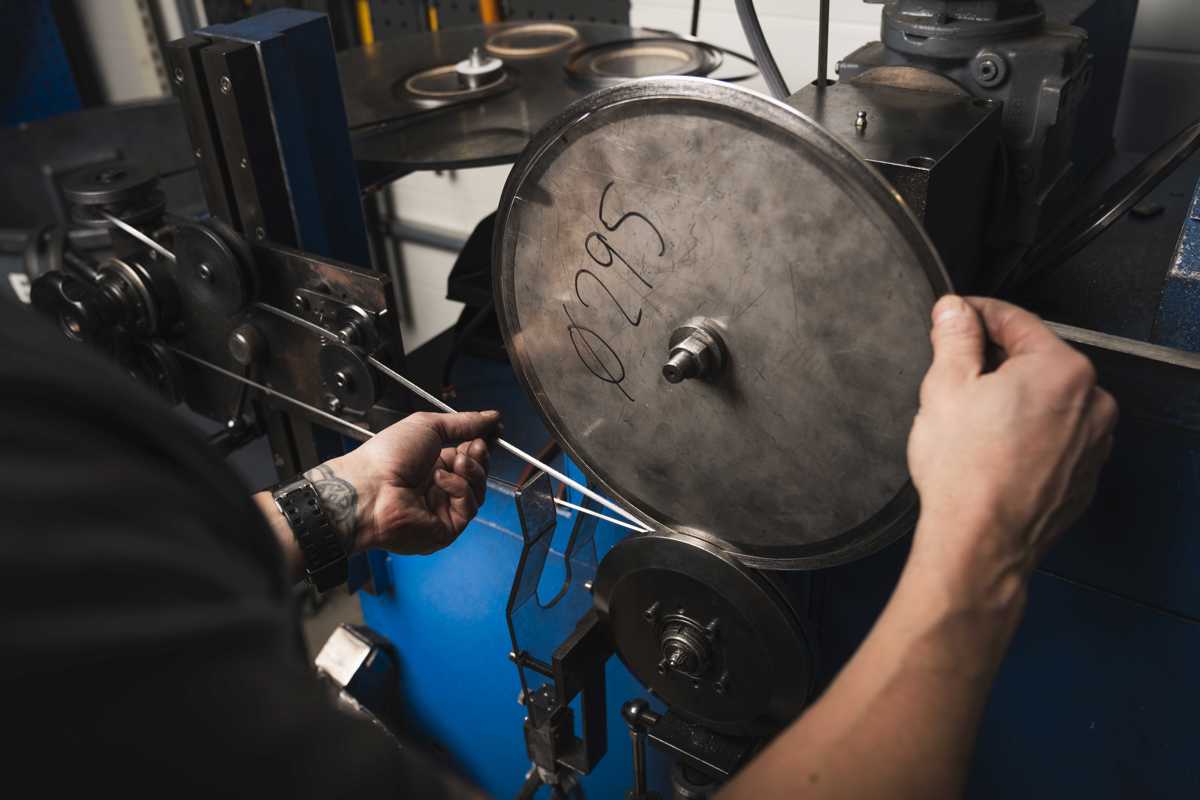 Metal gaskets